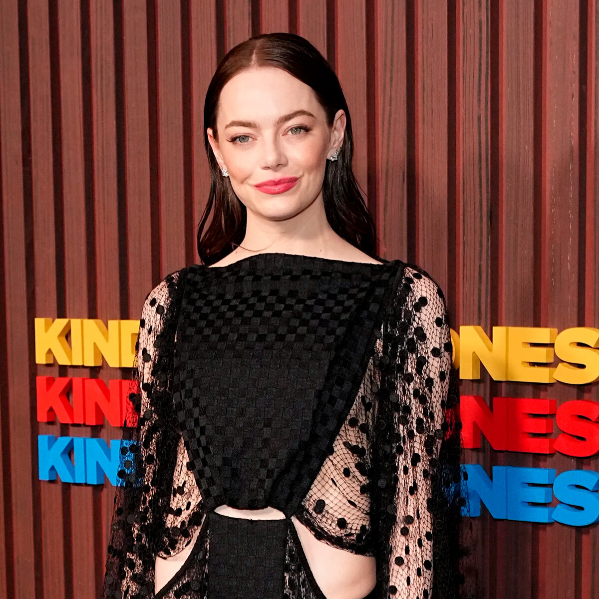 Эмма Стоун сменила амплуа на премьере фильма «Виды доброты» - MainStyles.ru