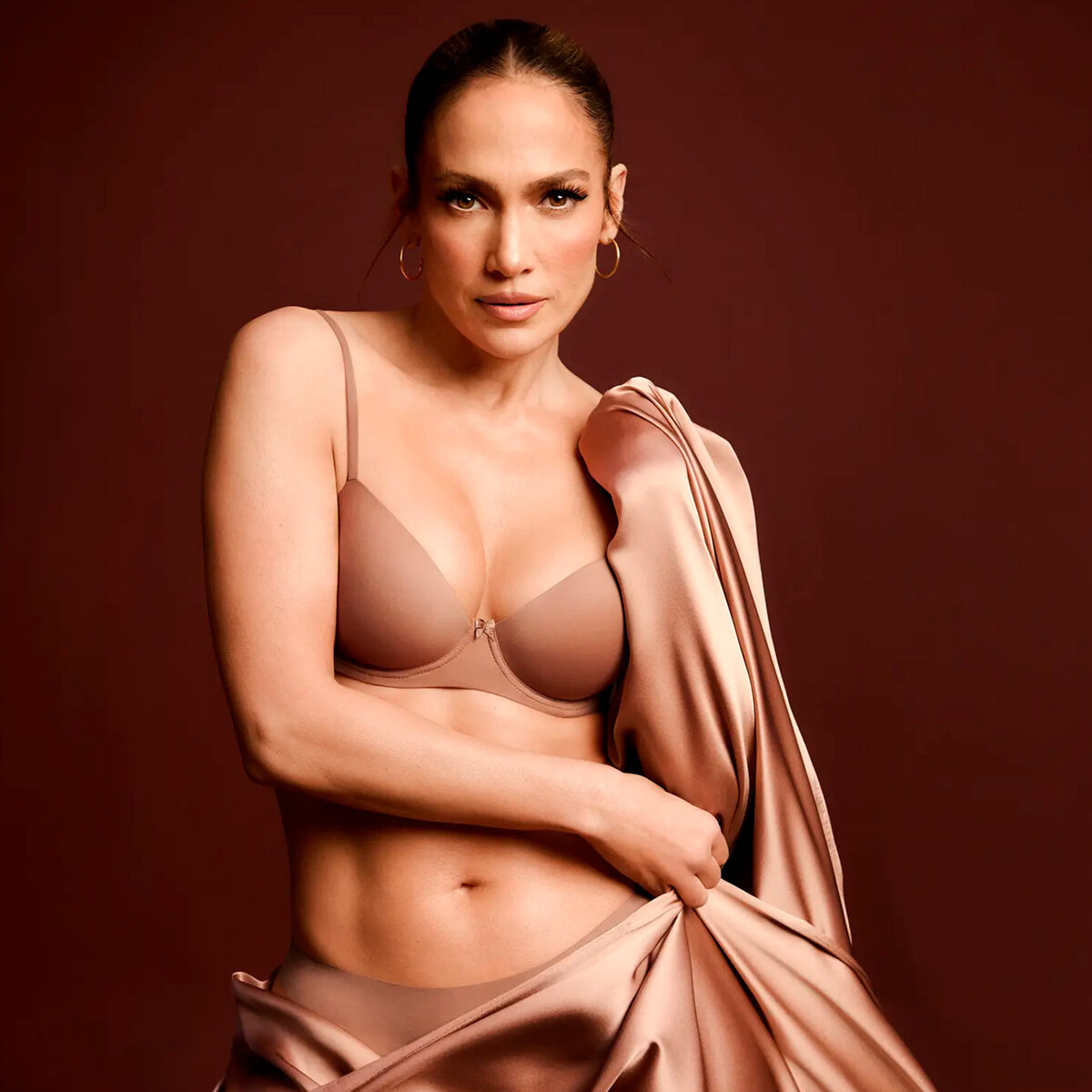 Дженнифер Лопес показала свою шикарную фигуру в нижнем белье - MainStyles.ru