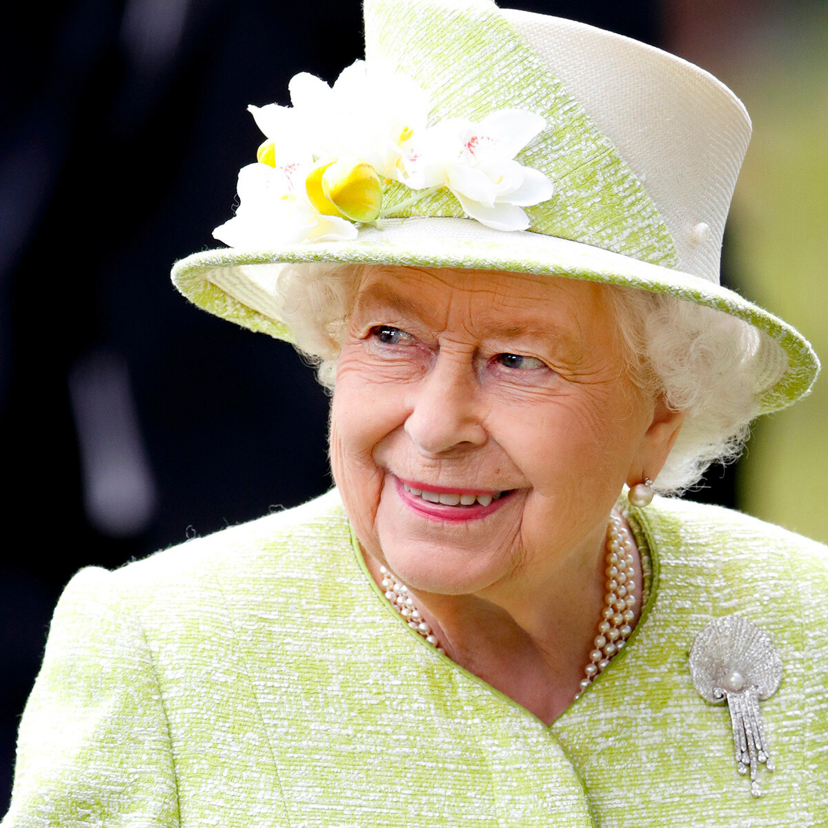 Кто любимый внук королевы Елизаветы II? - MainStyles.ru